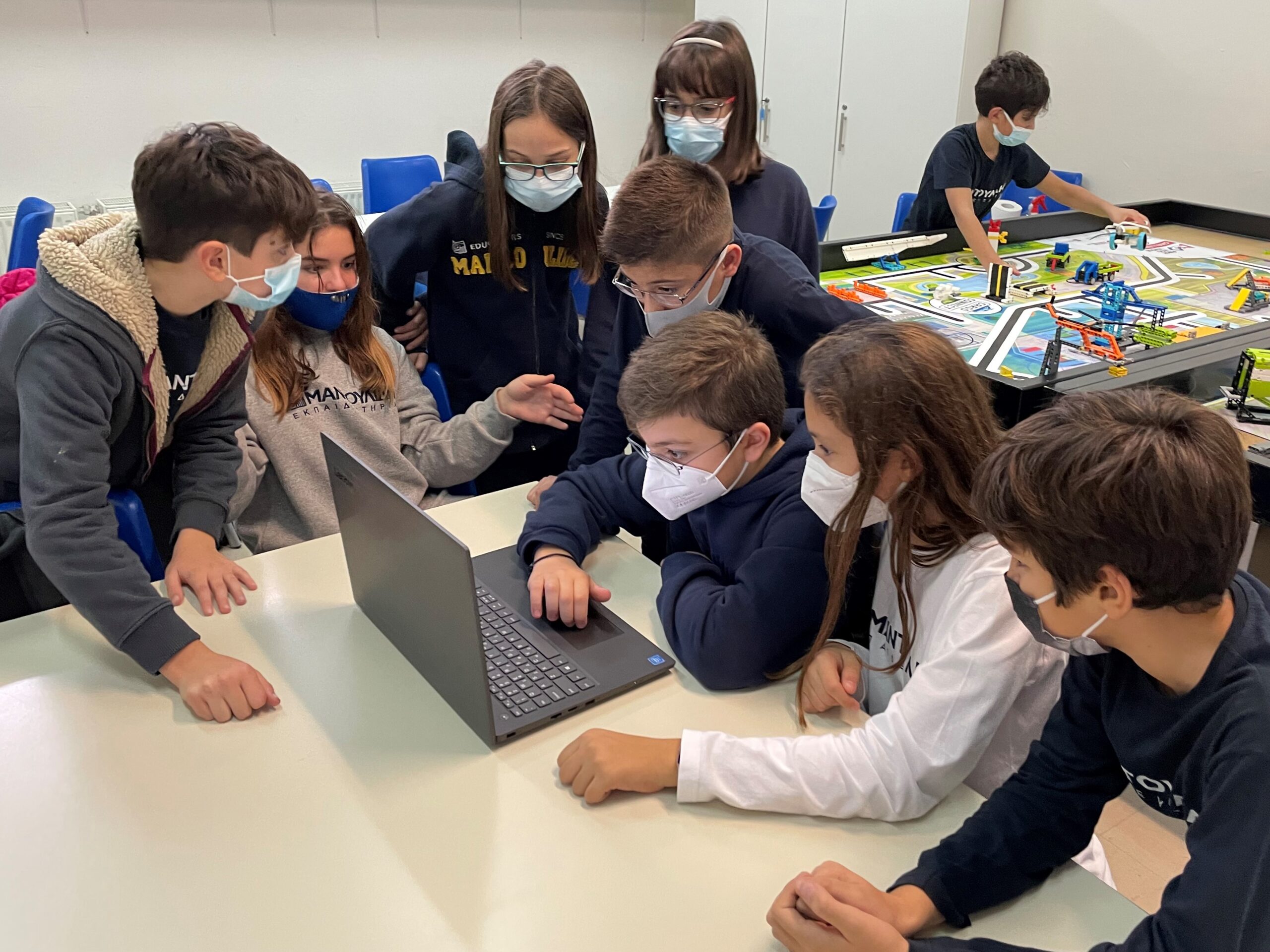 LEGObots - Virtual Pit Area